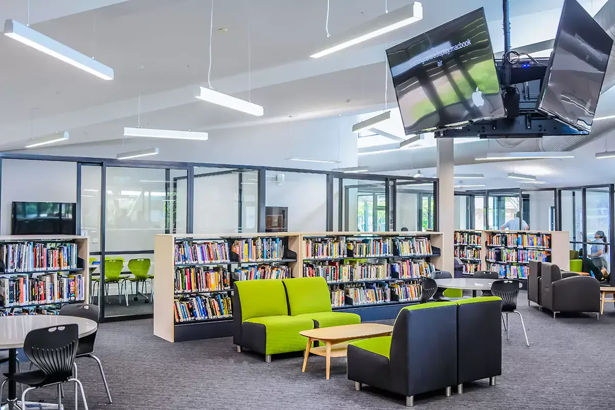 Maximizing Space and Comfort: Choosing the Right Library Furniture for ...